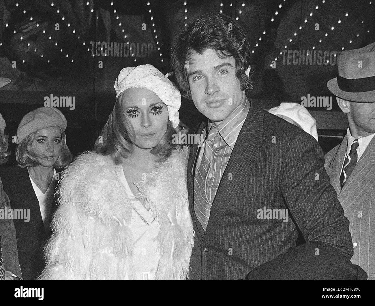 FILE - In this Jan. 24, 1968, file photo, Fay Dunaway, left, and Warren ...