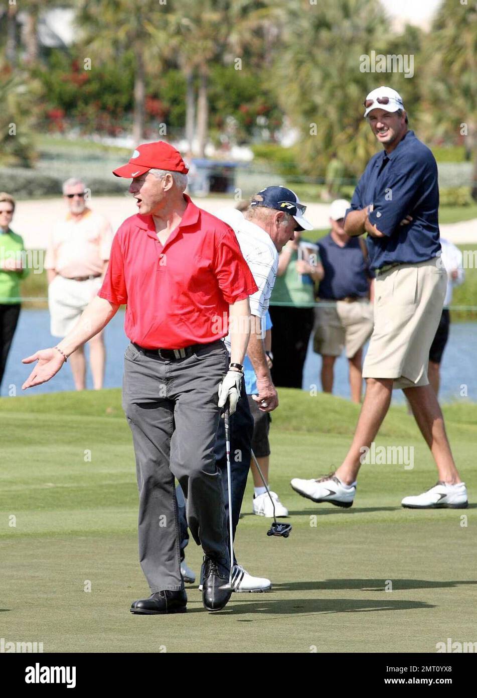 Exklusiv!! President Bill Clinton spielt am dritten Tag des Michael ...