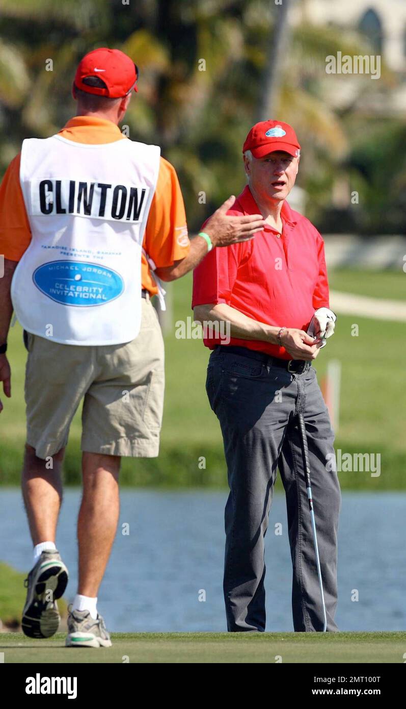 Exklusiv!! President Bill Clinton spielt am dritten Tag des Michael ...