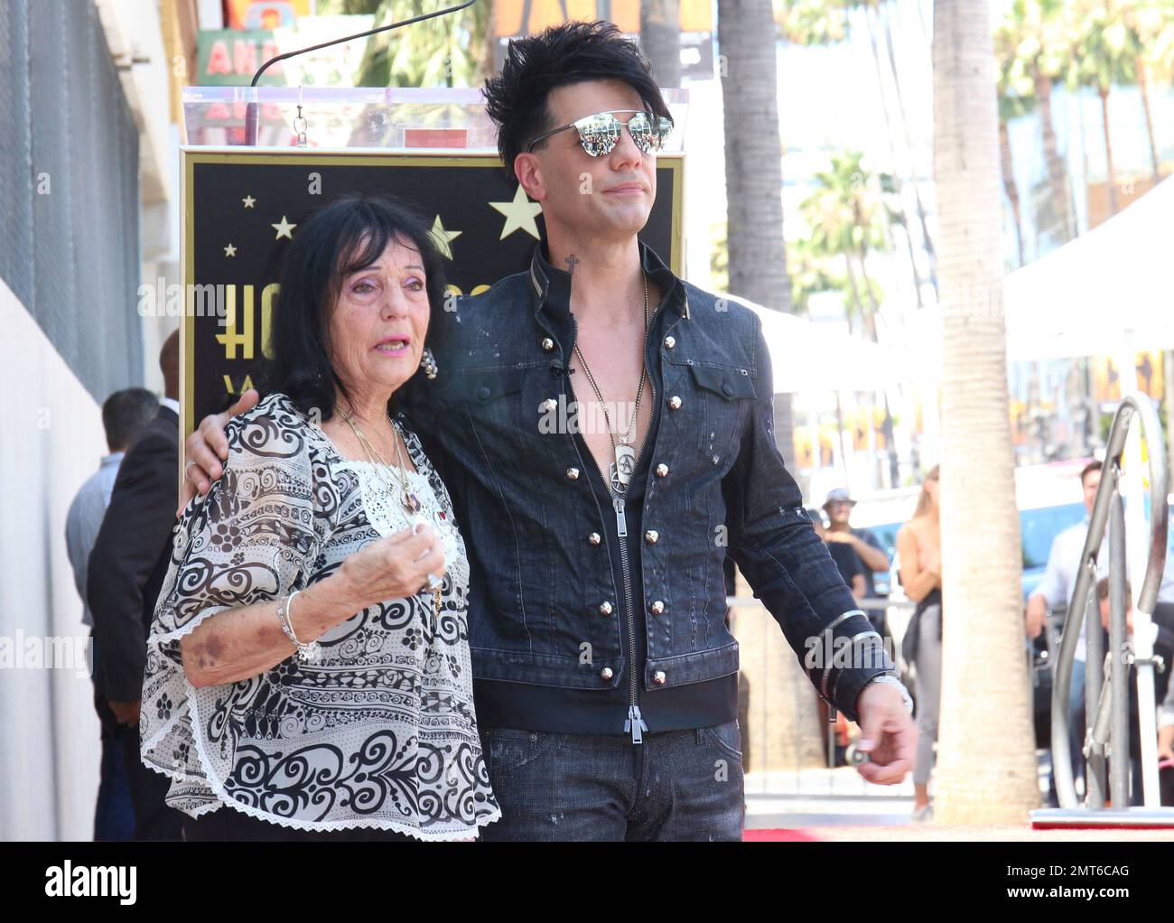 Criss Angel, right, and his mom Dimitra Sarantakos pose at the Star on ...
