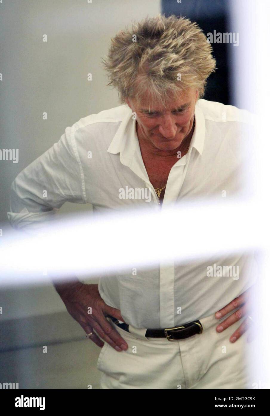 EXKLUSIV!! Der legendäre Pop-Rock-Sänger Rod Stewart besucht den Salon ...