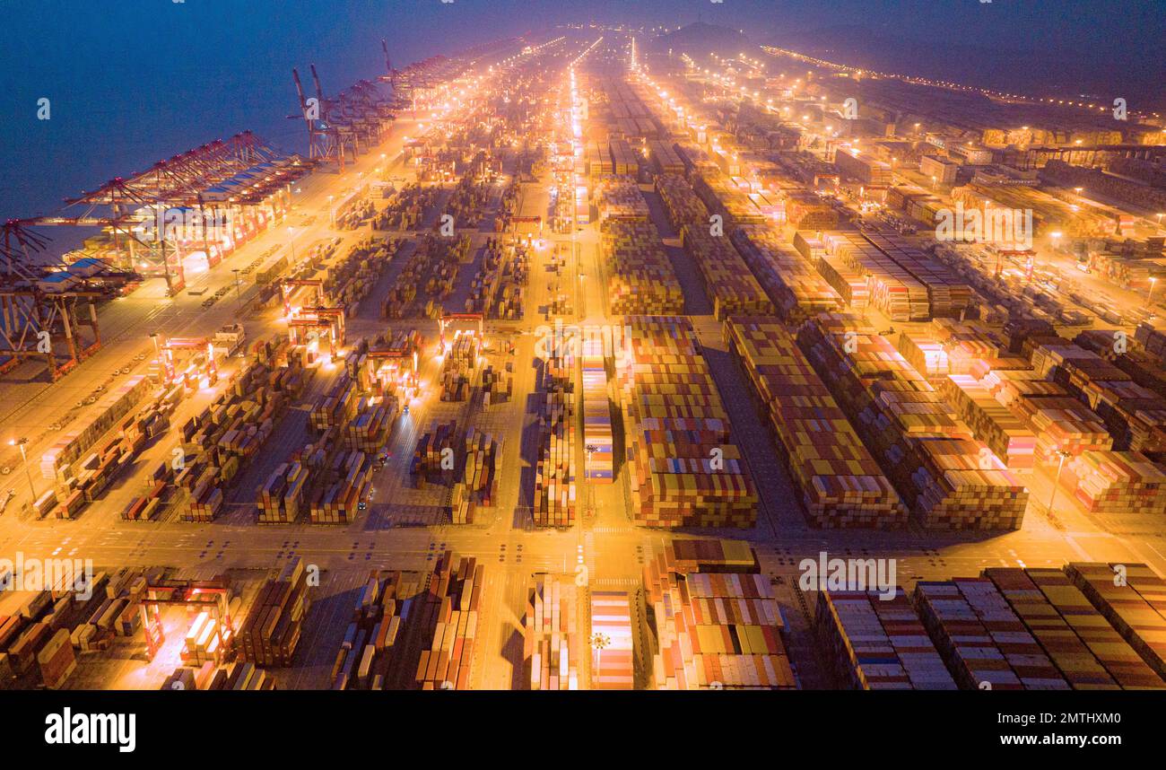 SHANGHAI, CHINA - 1. FEBRUAR 2023 - Luftaufnahme vom 1. Februar 2023 ...