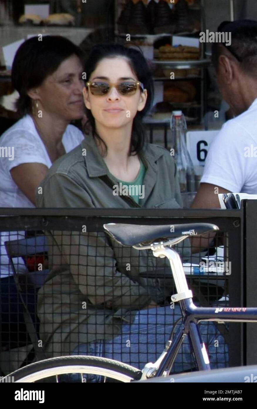 Die Komiker Sarah Silverman und Jeffrey Ross verbringen einen ...