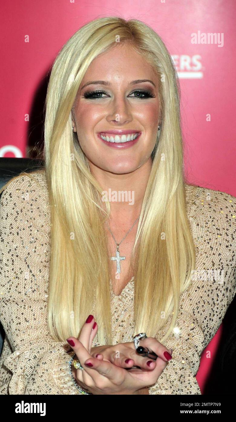 Heidi Montag und Spencer Pratt unterschreiben Kopien ihres neuen Buches ...