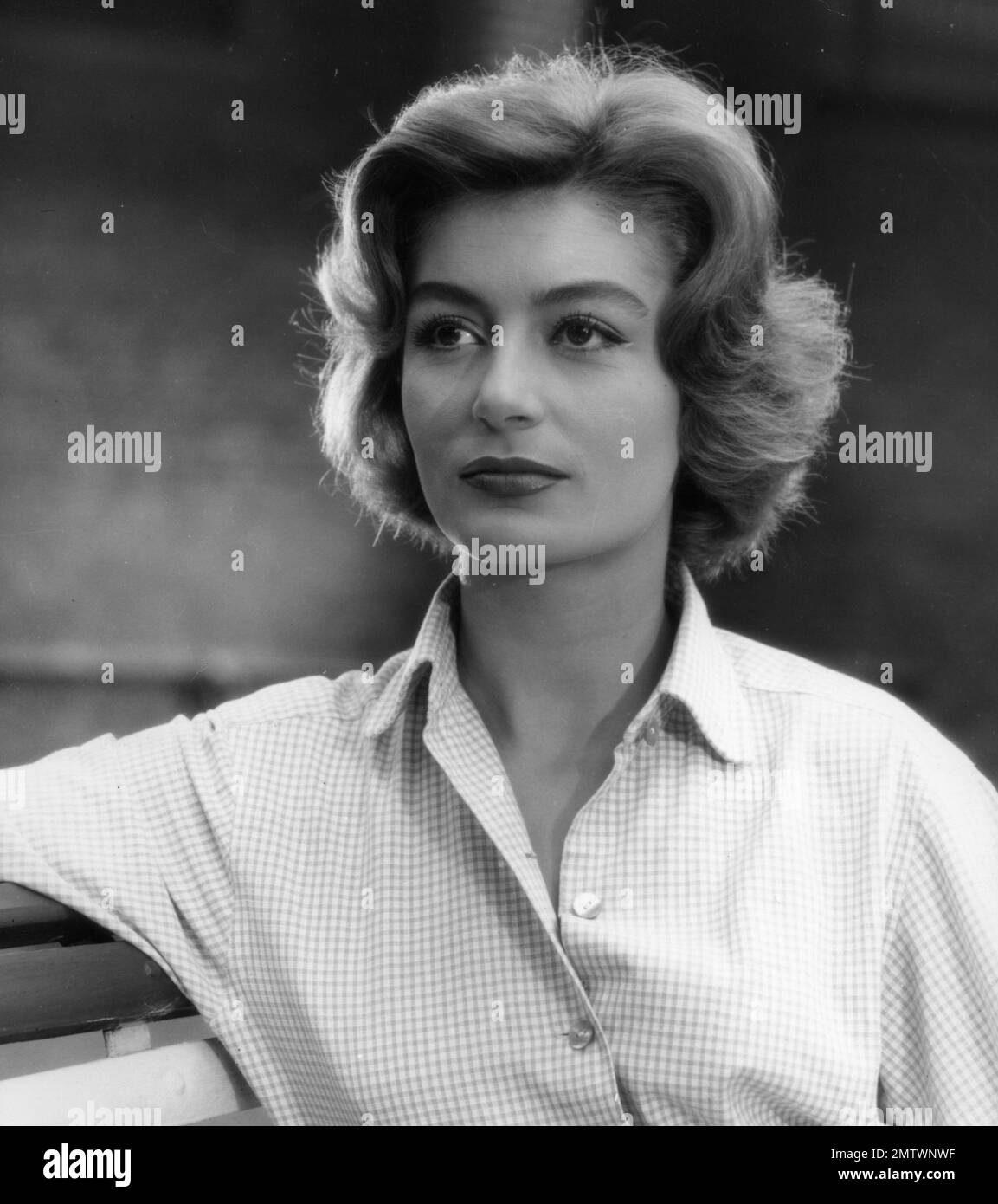 1959 frankreich anouk aimee regisseur -Fotos und -Bildmaterial in hoher ...