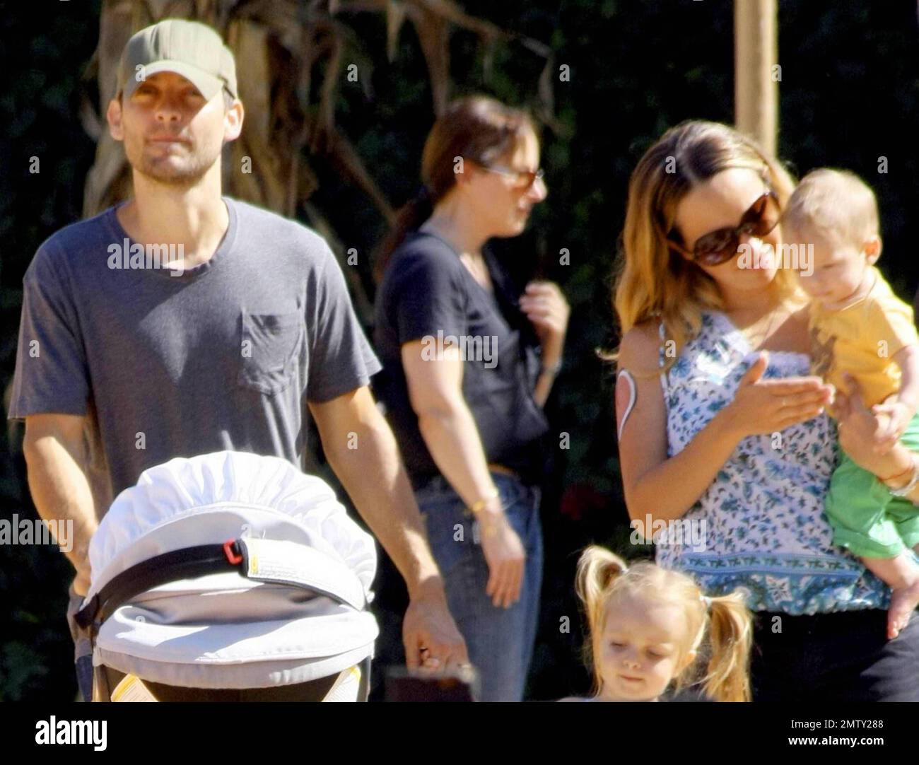 Tobey maguire son otis tobias -Fotos und -Bildmaterial in hoher ...