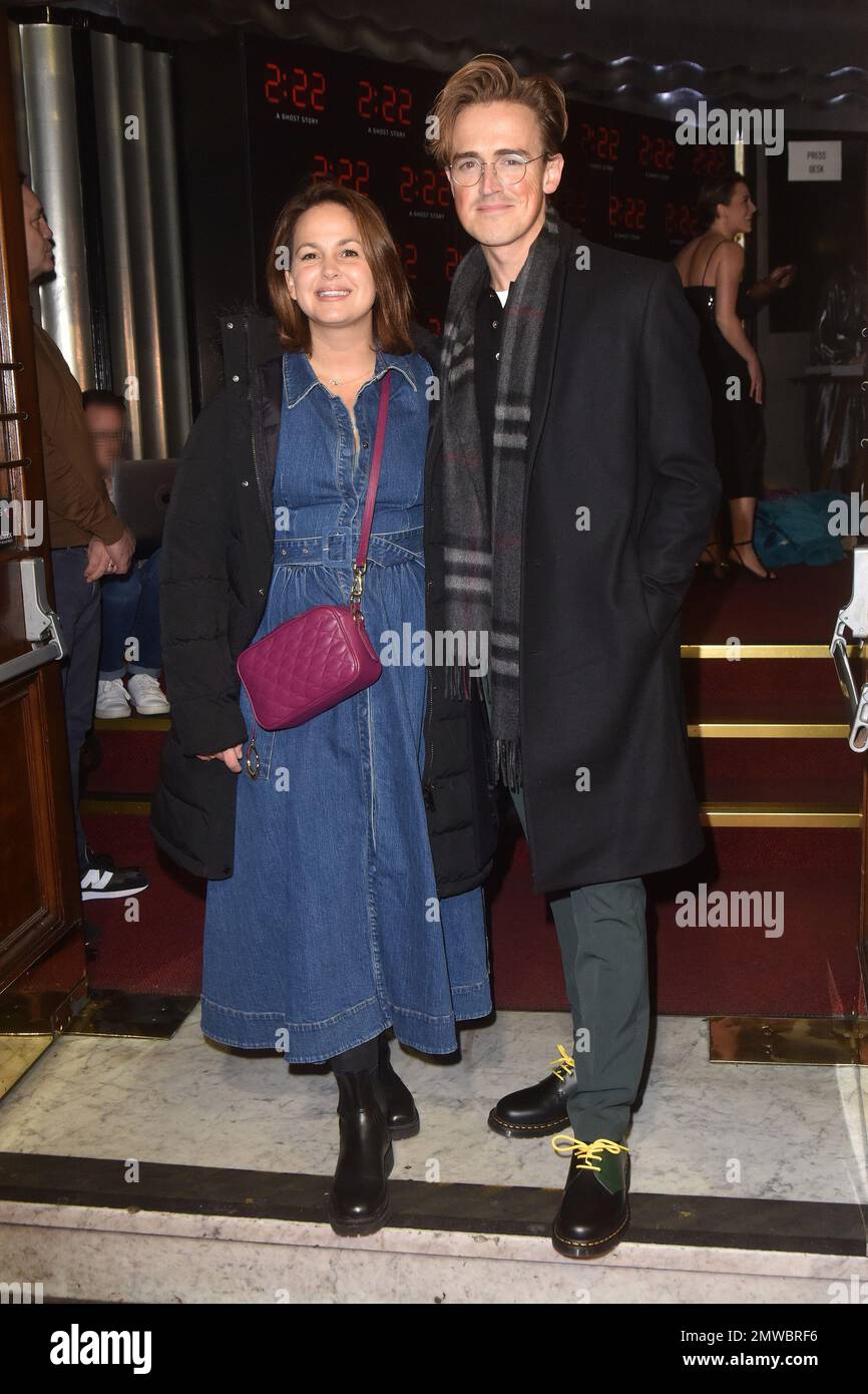 22 eine geistergeschichte -Fotos und -Bildmaterial in hoher Auflösung ...