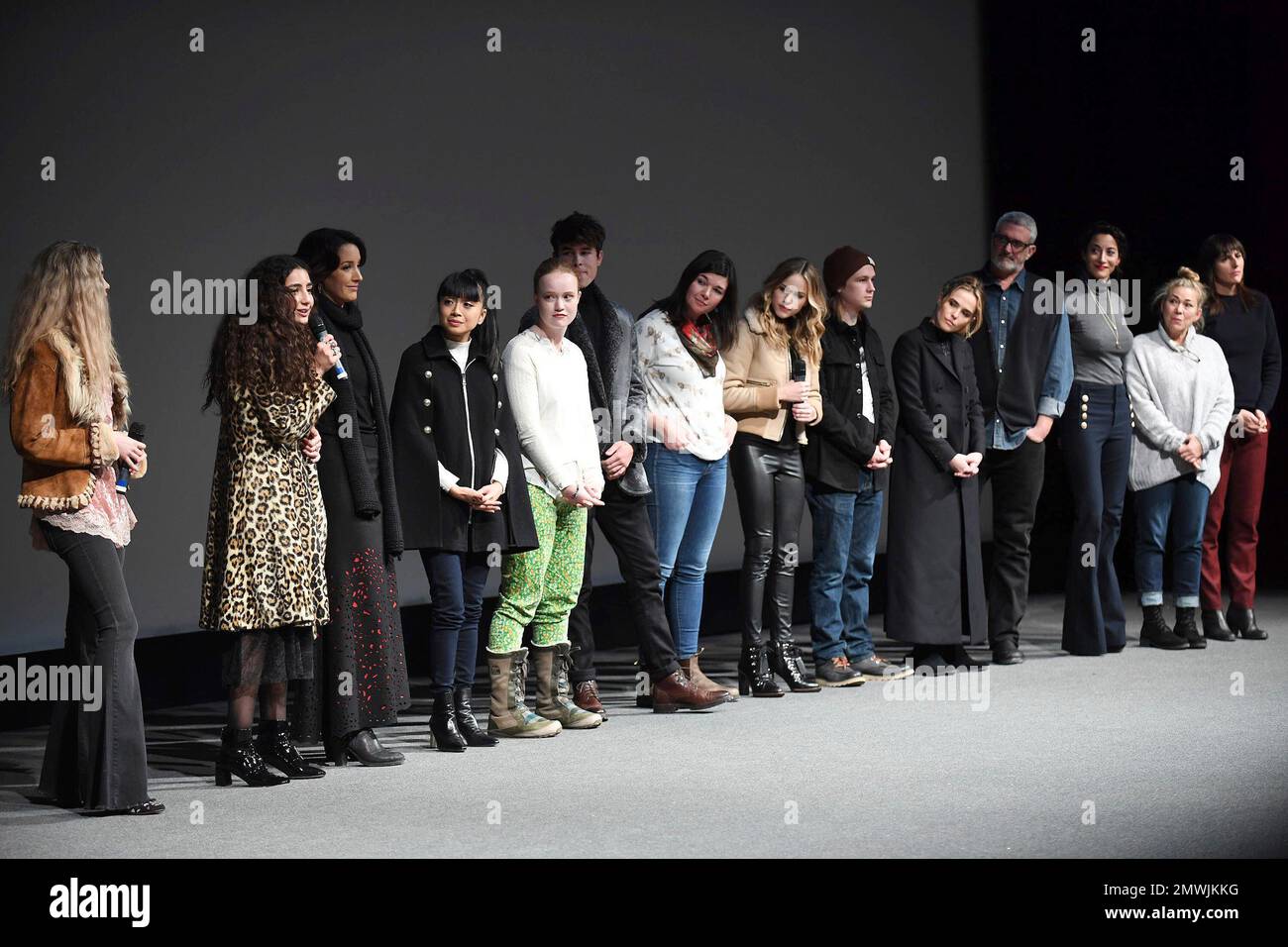Elena Kampouris, Medalion Rahimi, Jennifer Beals, Cynthy Wu, Liv Hewson ...