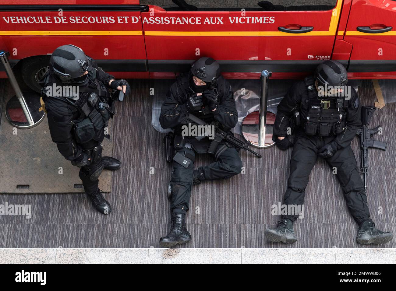 Members of the French Research and Intervention Brigades (BRI) rest ...