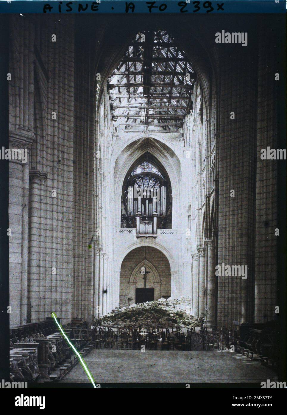 Soissons, Aisne, Frankreich aus dem Chor, das Innere des mit Schutt und ...