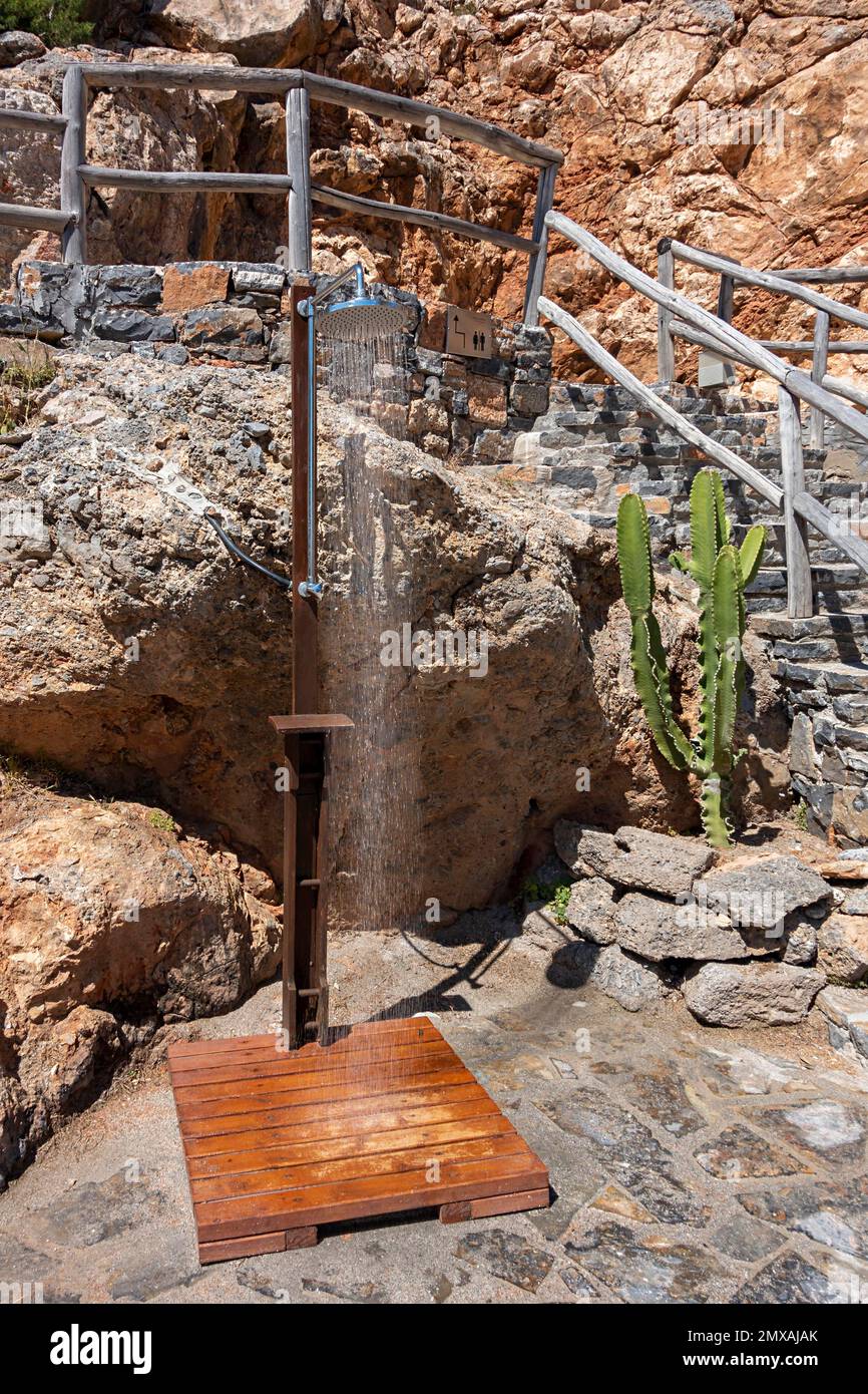 Dusche am strand -Fotos und -Bildmaterial in hoher Auflösung – Alamy