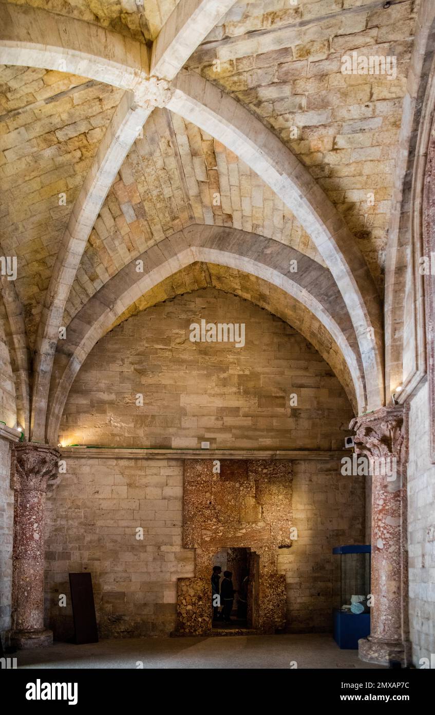 Das Innere des Schlosses, Wahrzeichen der Region, Castel del Monte ...