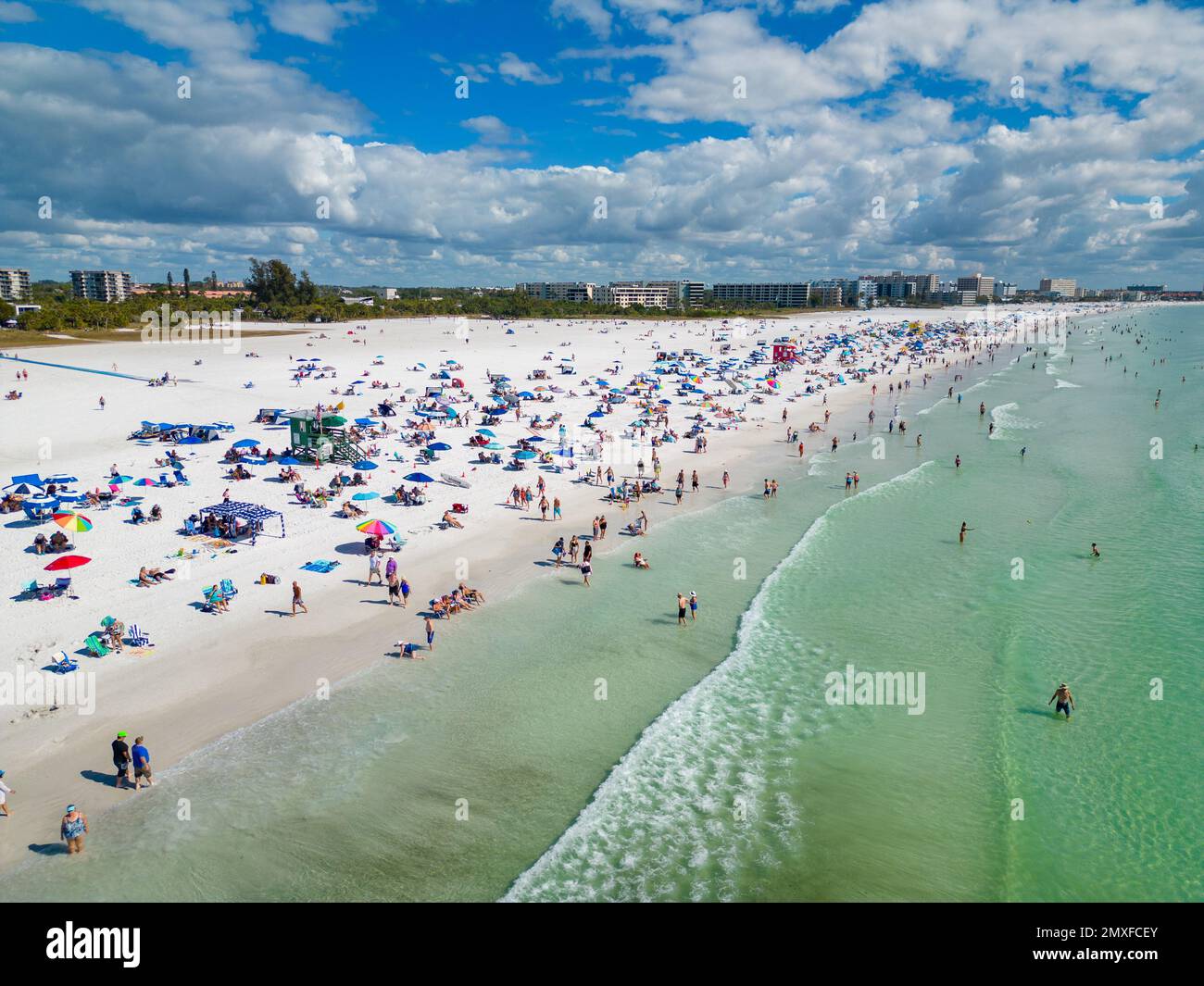 Siesta Key, FL, USA - 30. Januar 2023: Nahaufnahmen von Touristen am ...