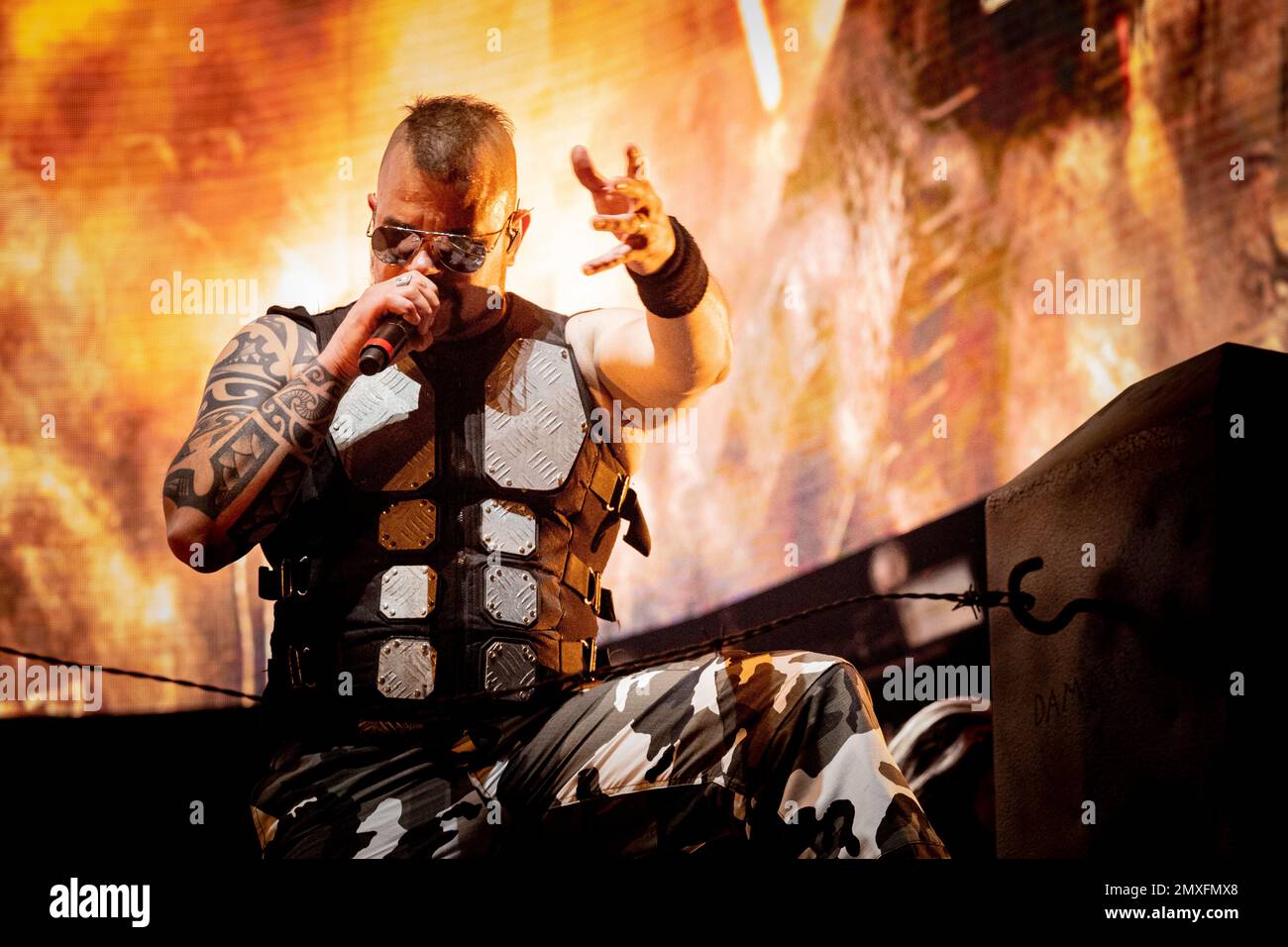 Sabaton bassist -Fotos und -Bildmaterial in hoher Auflösung – Alamy