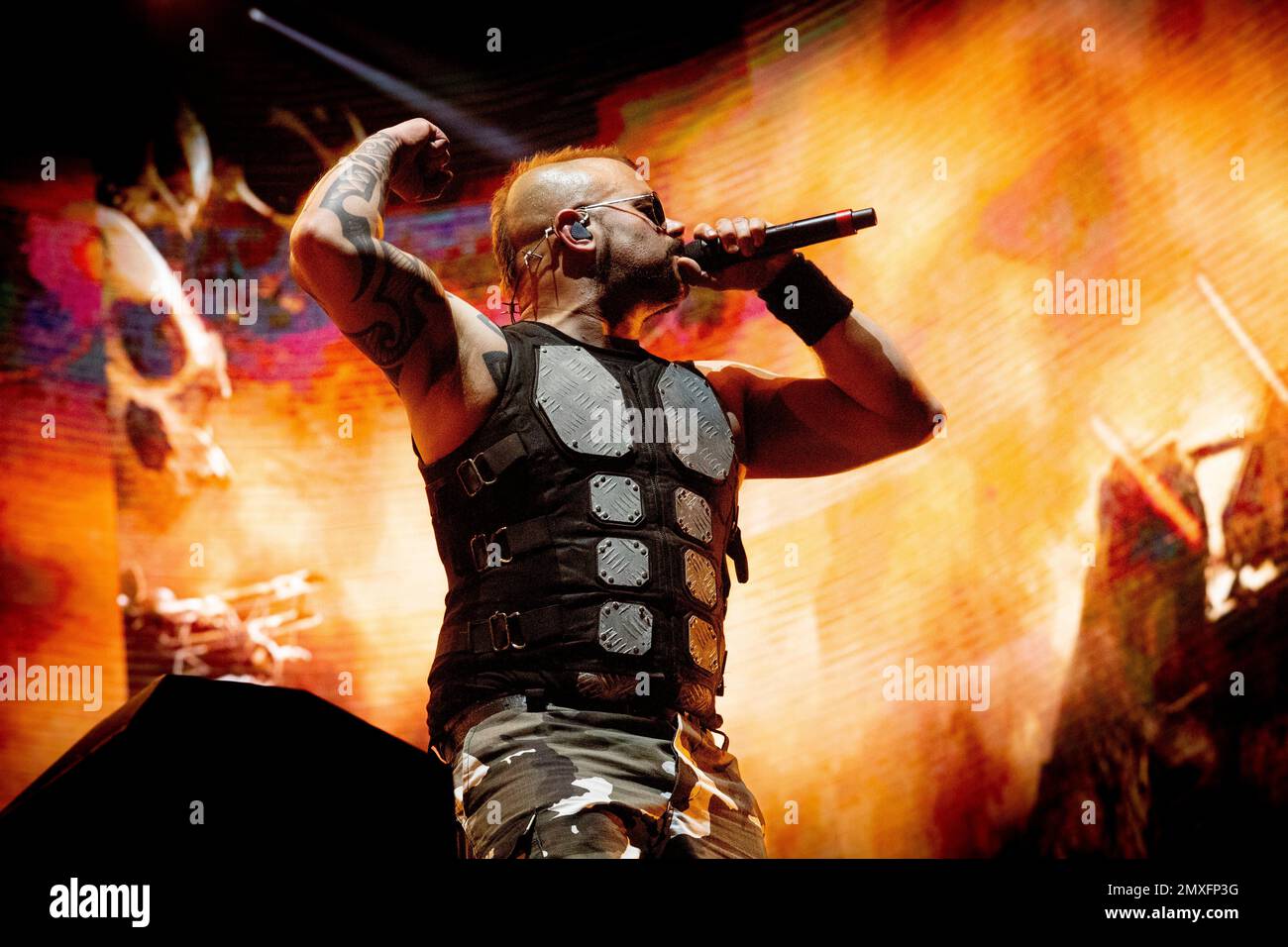 Sabaton bassist -Fotos und -Bildmaterial in hoher Auflösung – Alamy