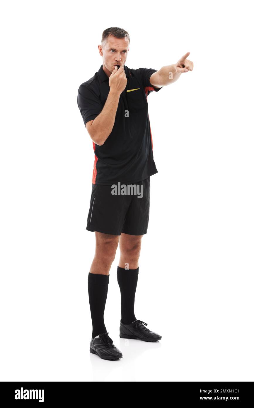 Sport, Schiedsrichter und Mann, der pfeift, zeigt oder Gesten. Warnung ...