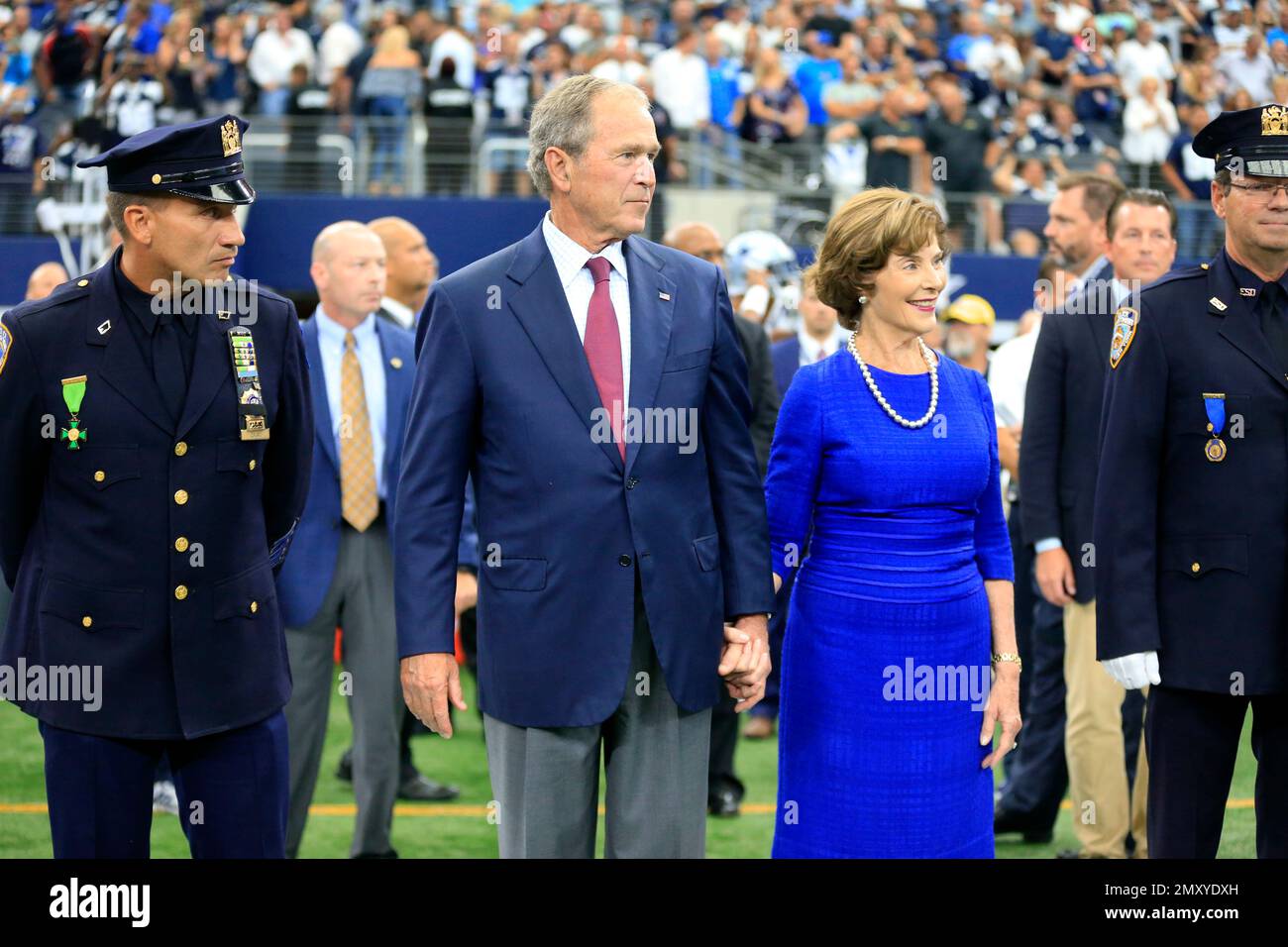 New York Police officers Robert Zajac, left, and David Norman, right ...
