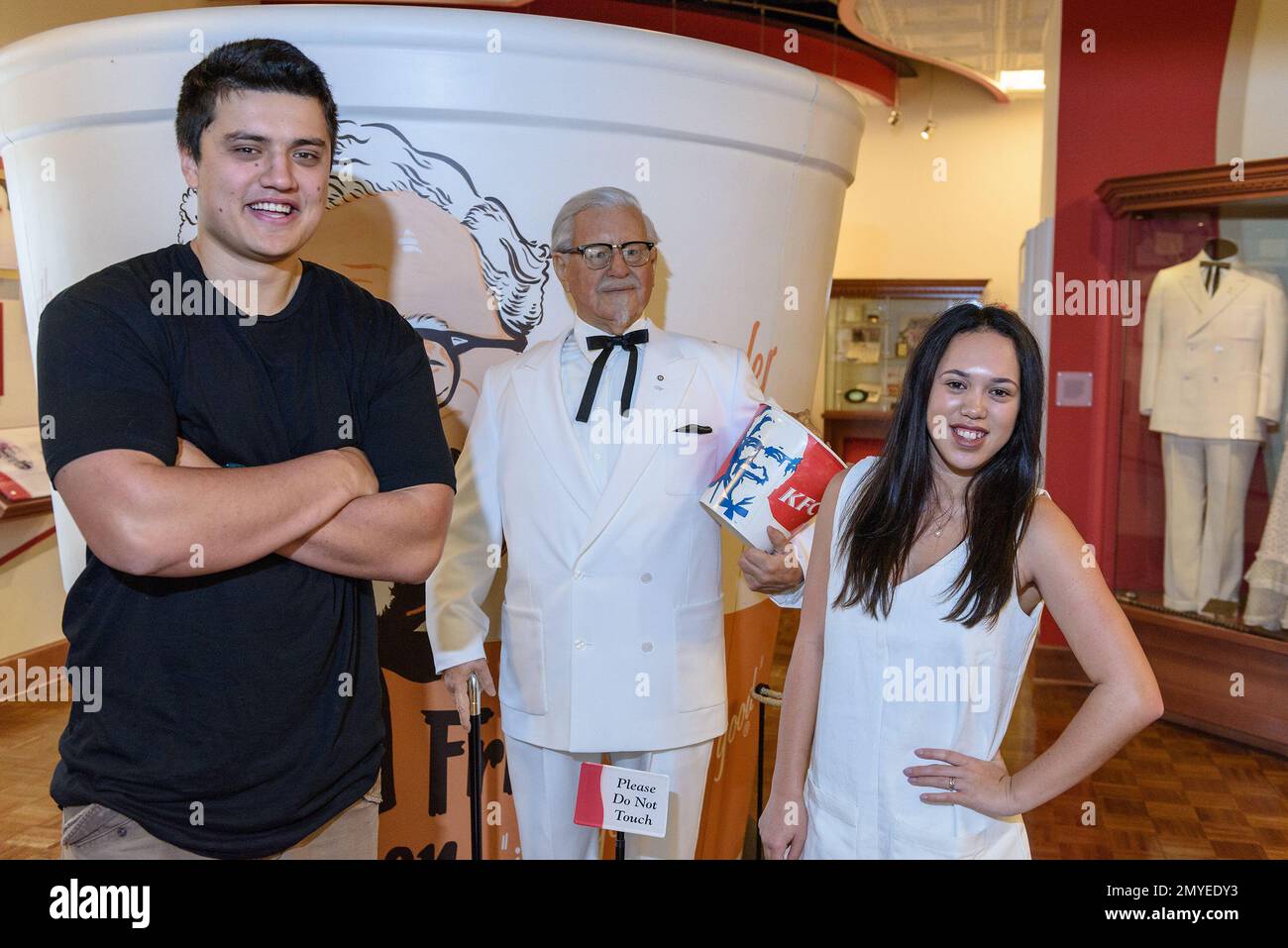 IMAGE DISTRIBUTED FOR KFC - New Zealand Newlyweds Louis and Ashleigh ...