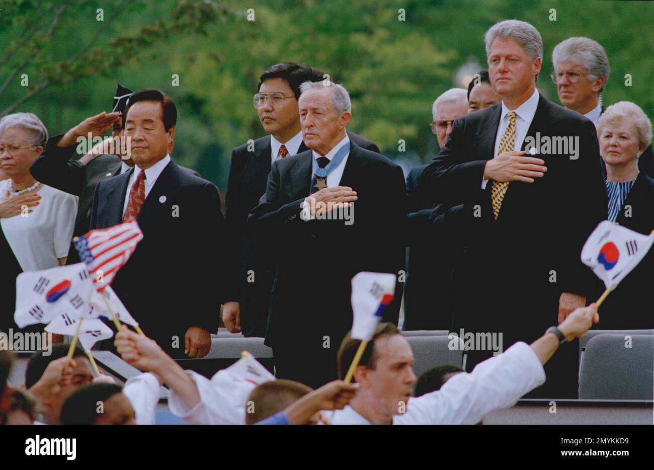 President Bill Clinton, right, South Korean President Kim Young-sam ...