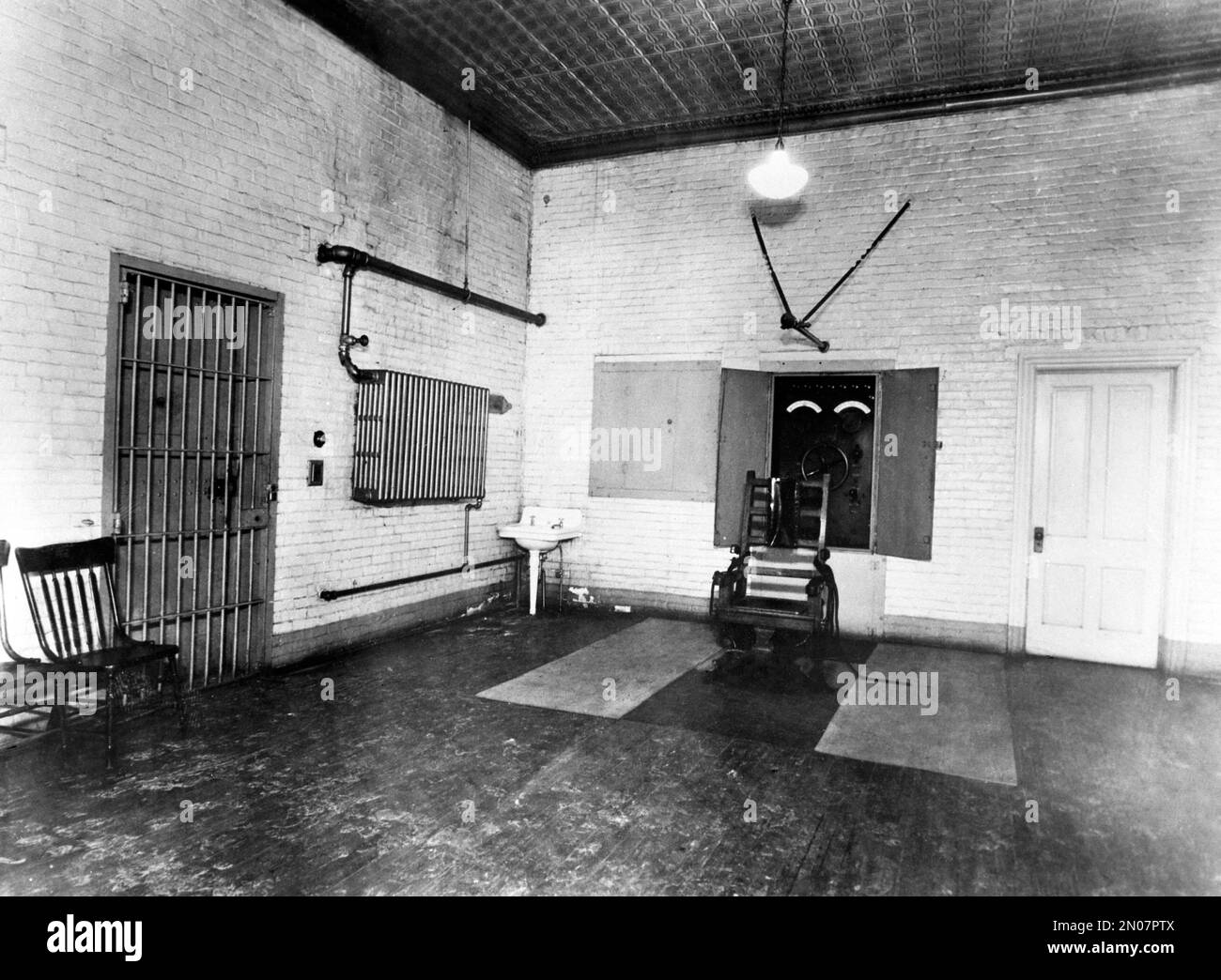 The death chamber and the electric chair in the New Jersey State prison ...