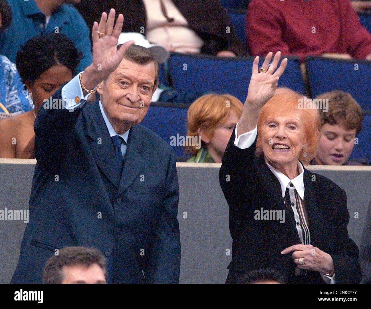 FILE - In this March 29, 2002 file photo, Los Angeles Lakers announcer ...