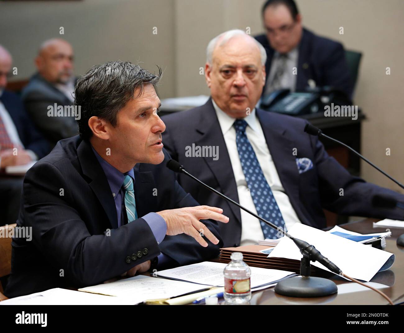 Jeff Morales, left, chief executive officer of the of the California ...