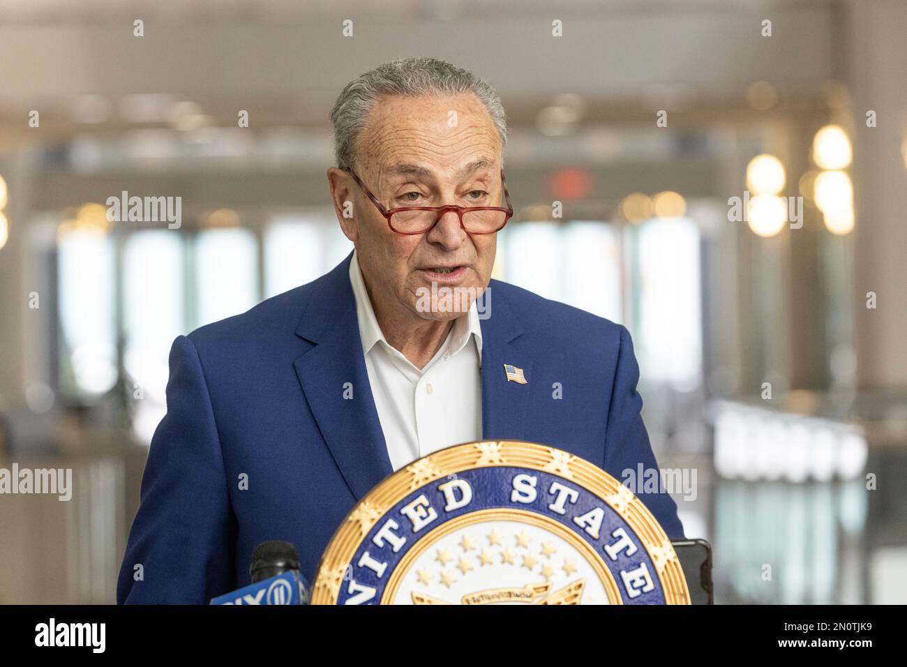 US-Senator Charles Schumer informiert die Medien am 5. Februar 2023 in ...