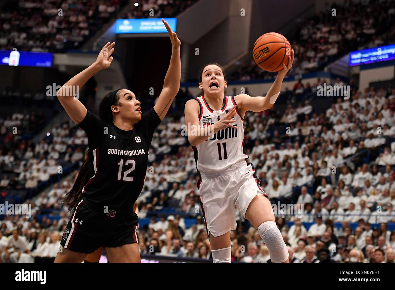 Uconns Lou Lopez Senechal 11 Shoots As South Carolinas Brea Beal