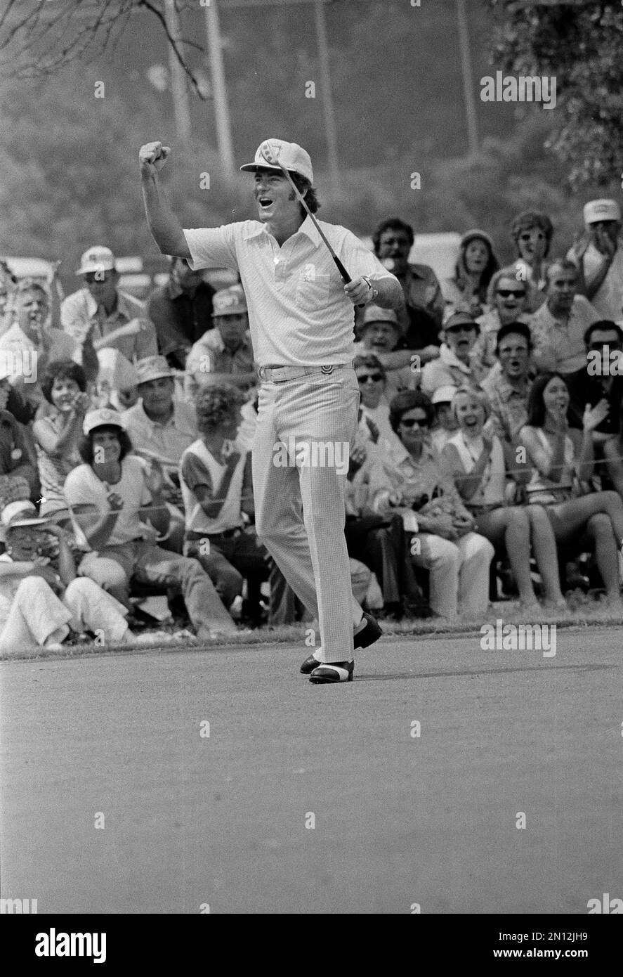 Dave Stockton of Westlake, Calif., does a happy jig on the 9th green of ...