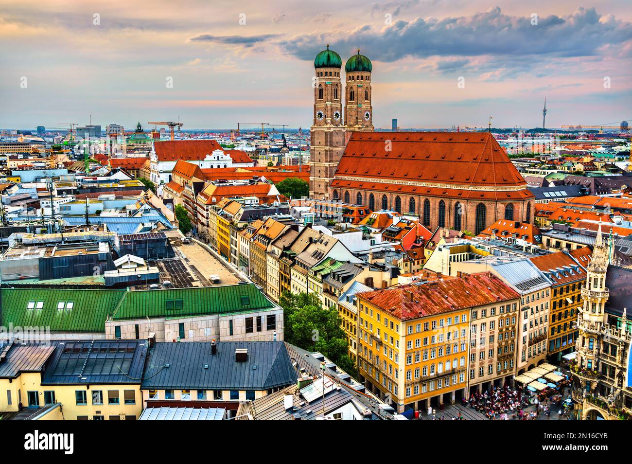 Skyline von münchen -Fotos und -Bildmaterial in hoher Auflösung – Alamy
