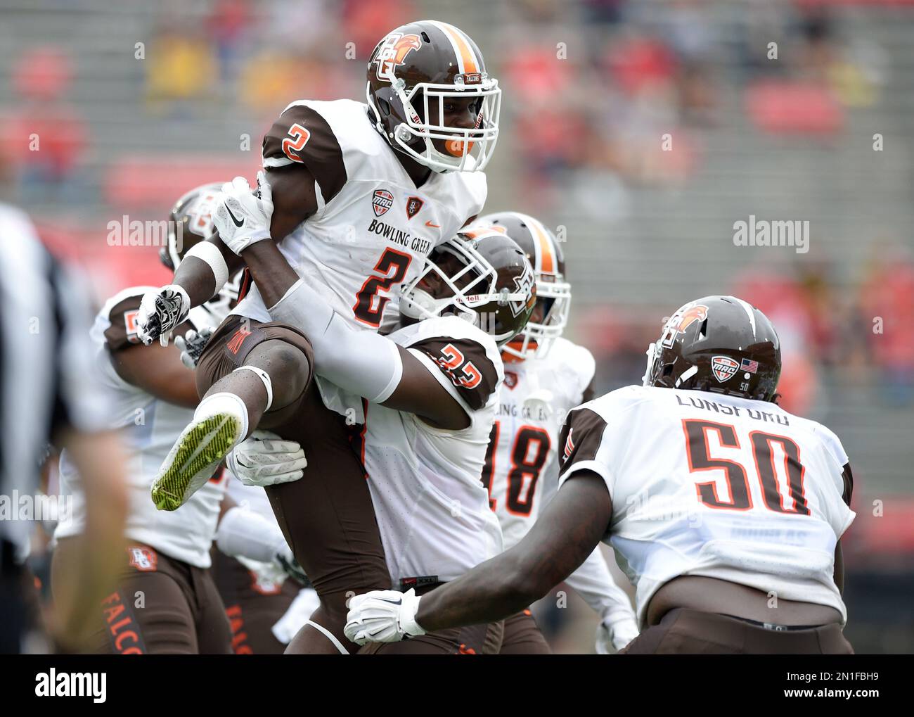 Bowling Green defensive back Clint Stephens (2) celebrates his ...