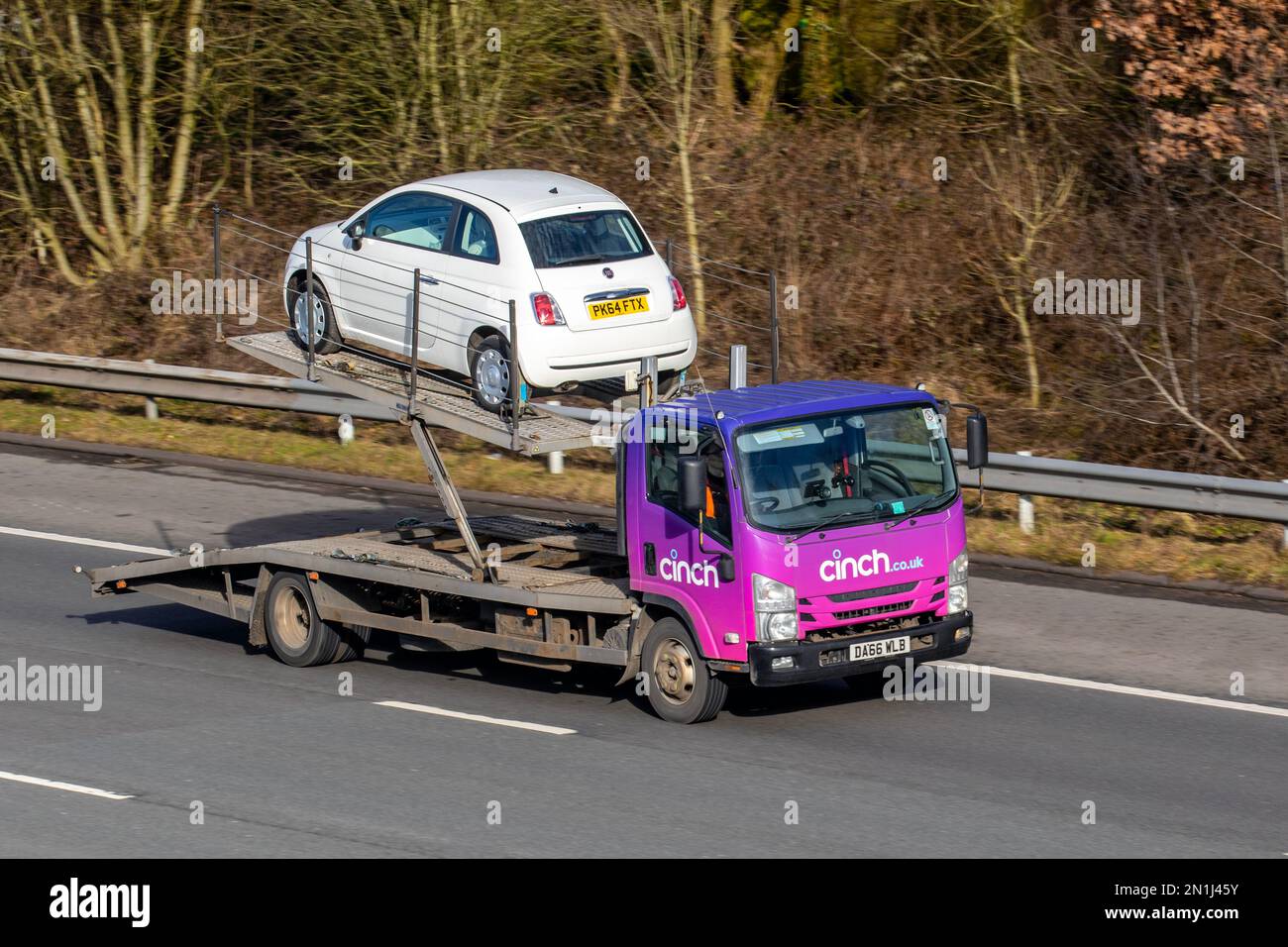 Offene gewerbliche autotransporteranhänger -Fotos und -Bildmaterial in ...