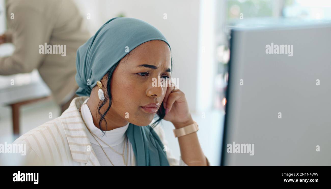 Hijab, Kopfschmerzen und Burnout von Geschäftsfrau an einem ...