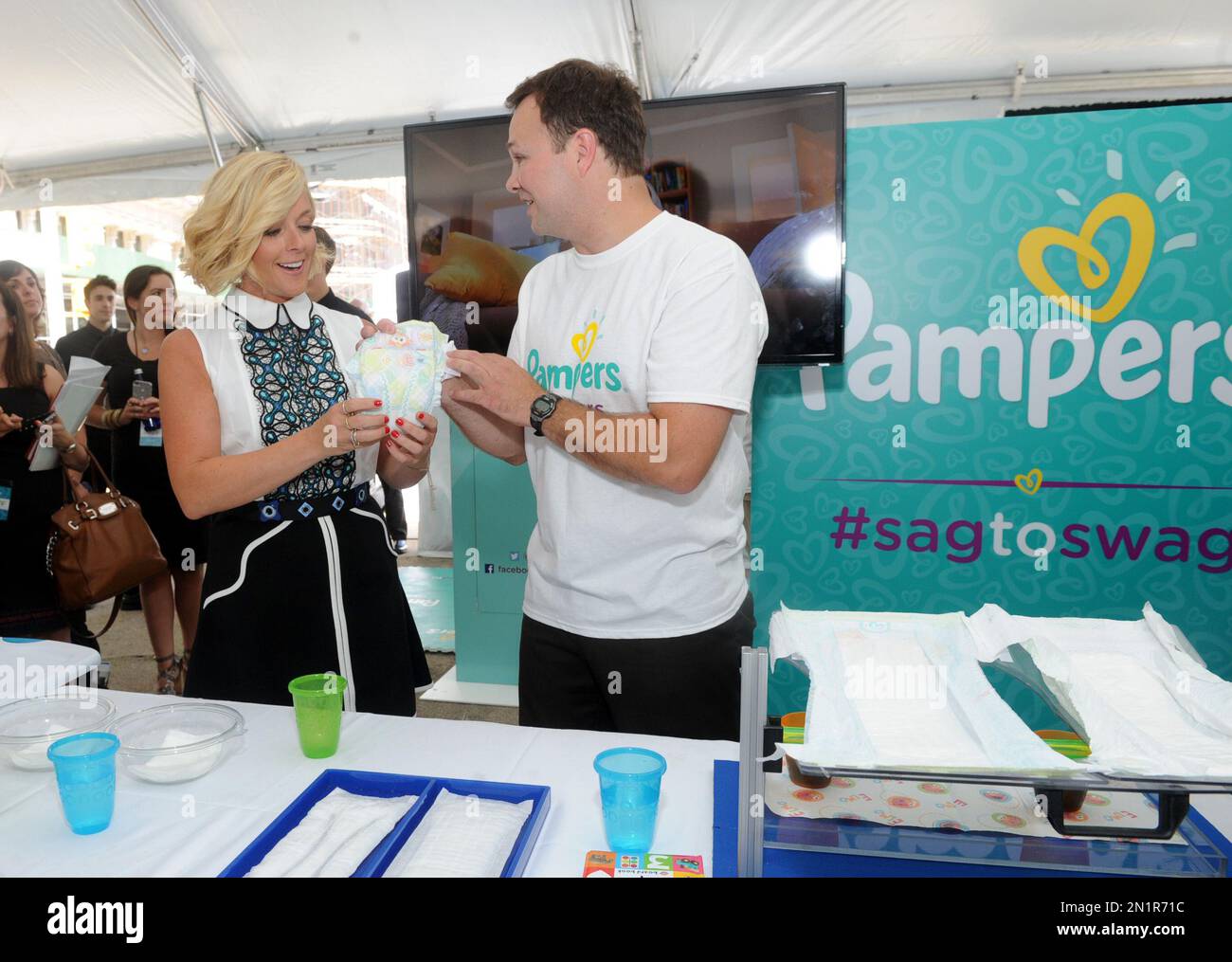 IMAGE DISTRIBUTED FOR PAMPERS - Actress and mom Jane Krakowski learns ...