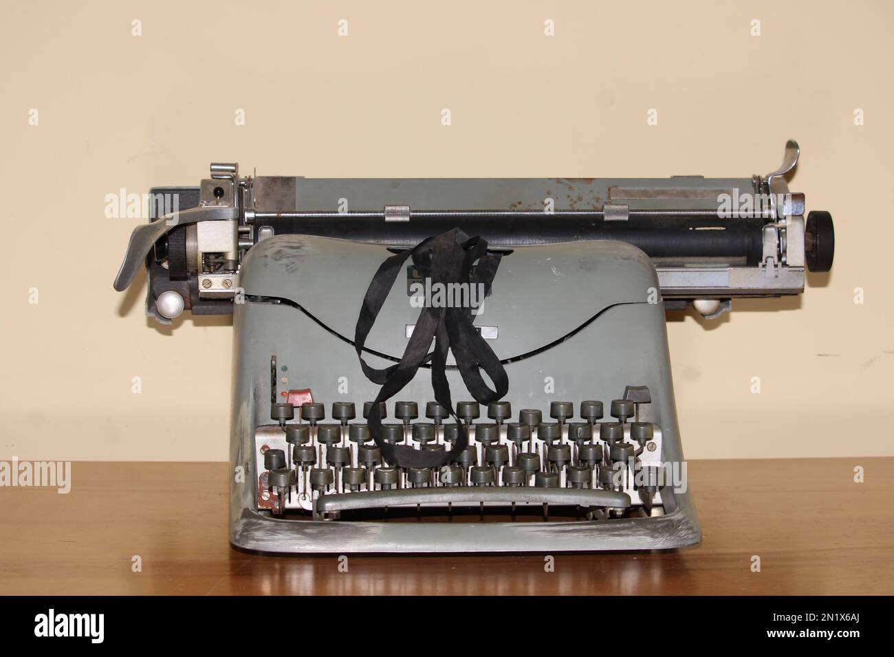 Varilla sujeta papel -Fotos und -Bildmaterial in hoher Auflösung – Alamy