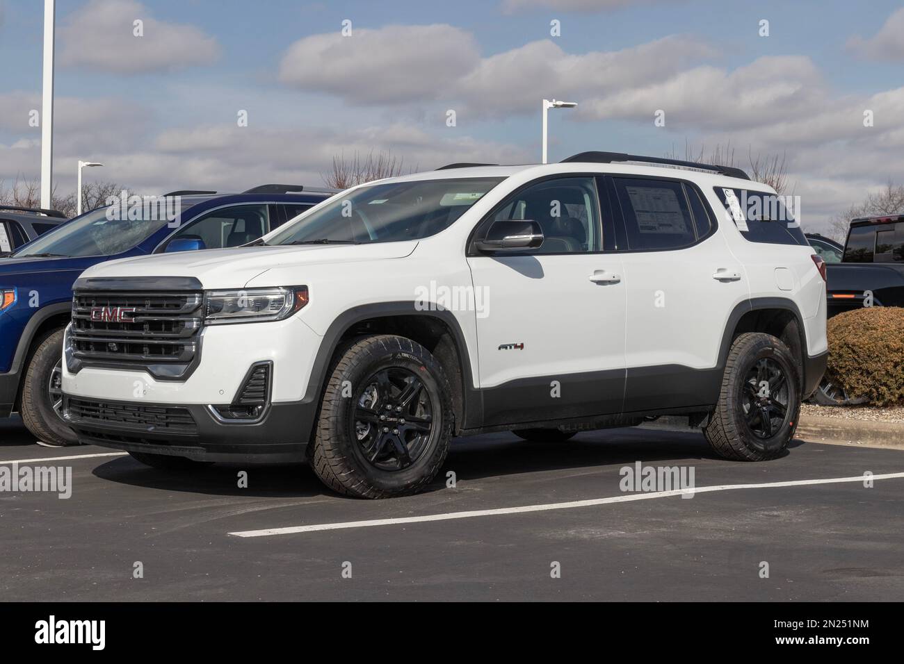 Kokomo - ca. Februar 2023: GMC Terrain SUV-Ausstellung in einem ...