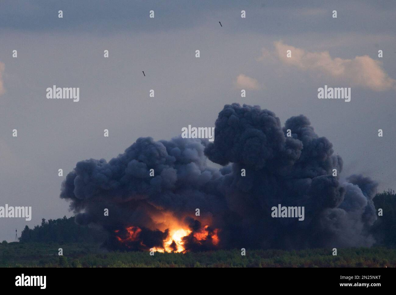 Russian TOS-1A Solntsepyok (Sunheat) heavy flame throwing launcher's ...
