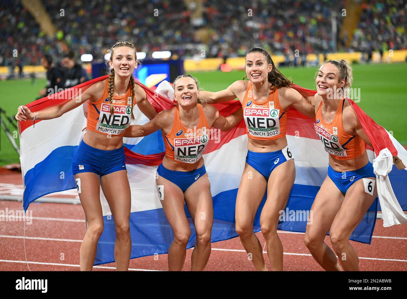 Niederlande: Eveline Saalberg, Lieke Klaver, Lisanne de Witte, Femke Bol. 4 x 400 Relay Race ...