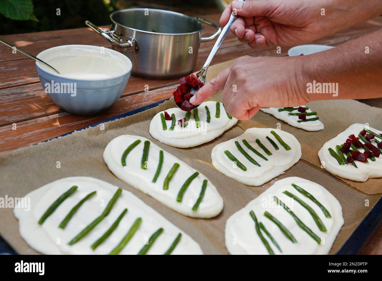 Schwäbische Küche, Zubereitung Hohenloher Blootz, Blooz, salzige Hefe ...