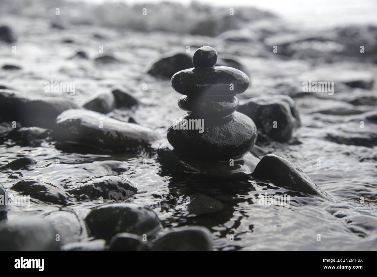 Meditation stones -Fotos und -Bildmaterial in hoher Auflösung – Alamy