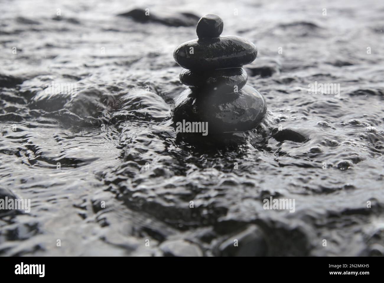 Meditation stones -Fotos und -Bildmaterial in hoher Auflösung – Alamy