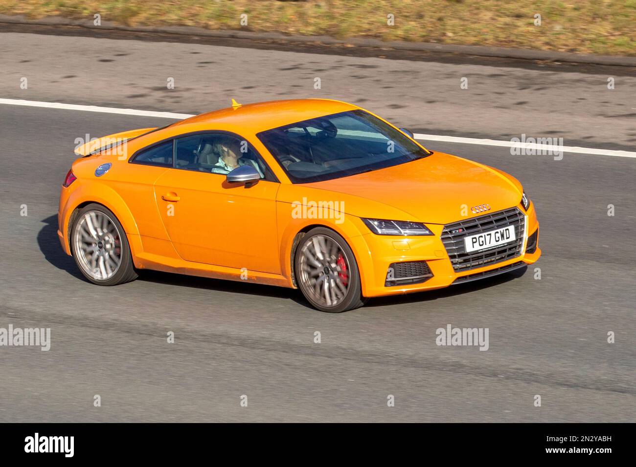 Audi tts tfsi quattro sa -Fotos und -Bildmaterial in hoher Auflösung ...
