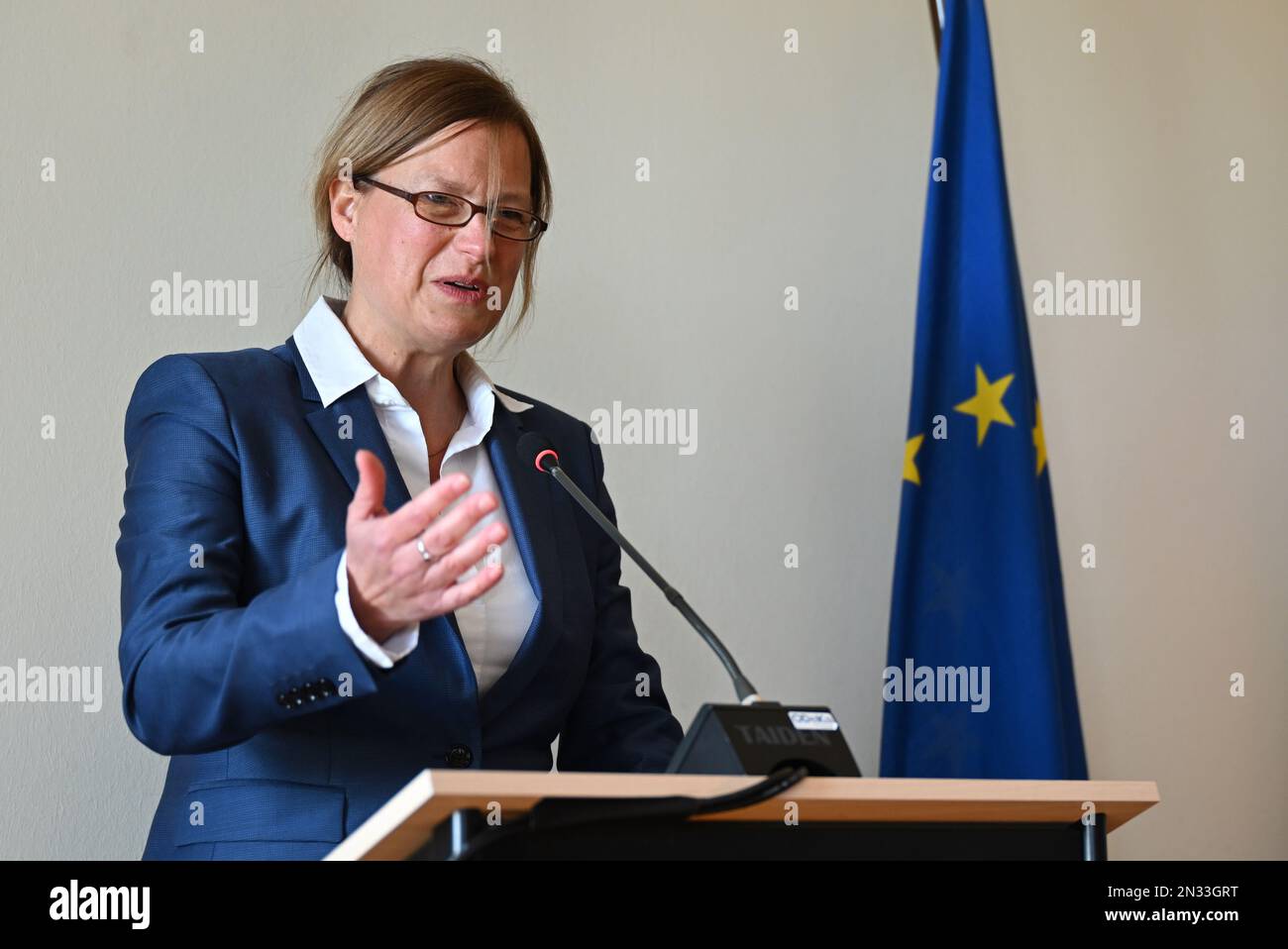Genf, Schweiz. 07. Februar 2023. Botschafterin Katharina Stasch spricht ...
