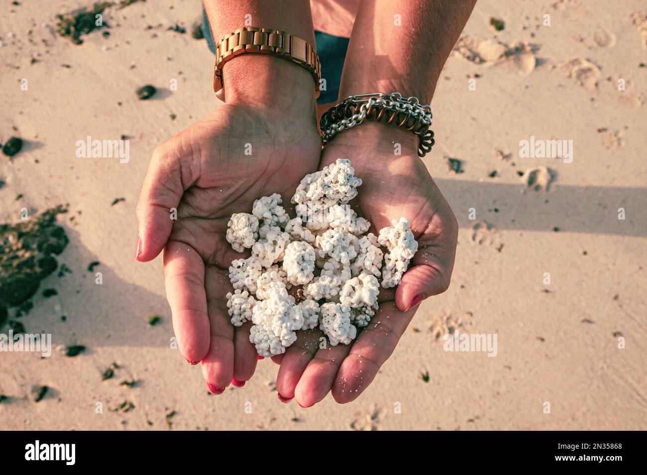 Popcorn felsen -Fotos und -Bildmaterial in hoher Auflösung – Alamy
