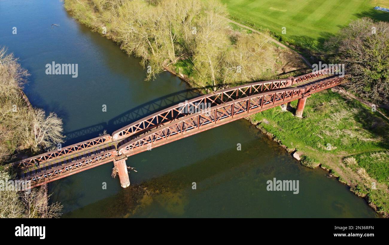 Nicht benutzte Eisenbahnbrücke im River Wye Valley auf der ehemaligen ...