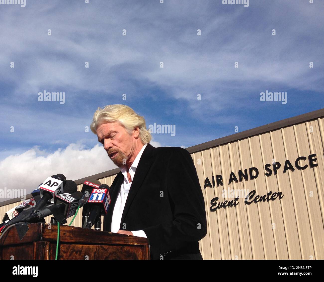 Billionaire Virgin Galactic founder Richard Branson salutes the bravery ...