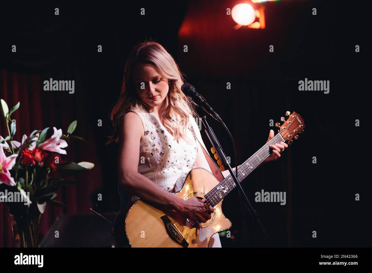 Jewel performs her new single "Home To Me," which was inspired by the ...