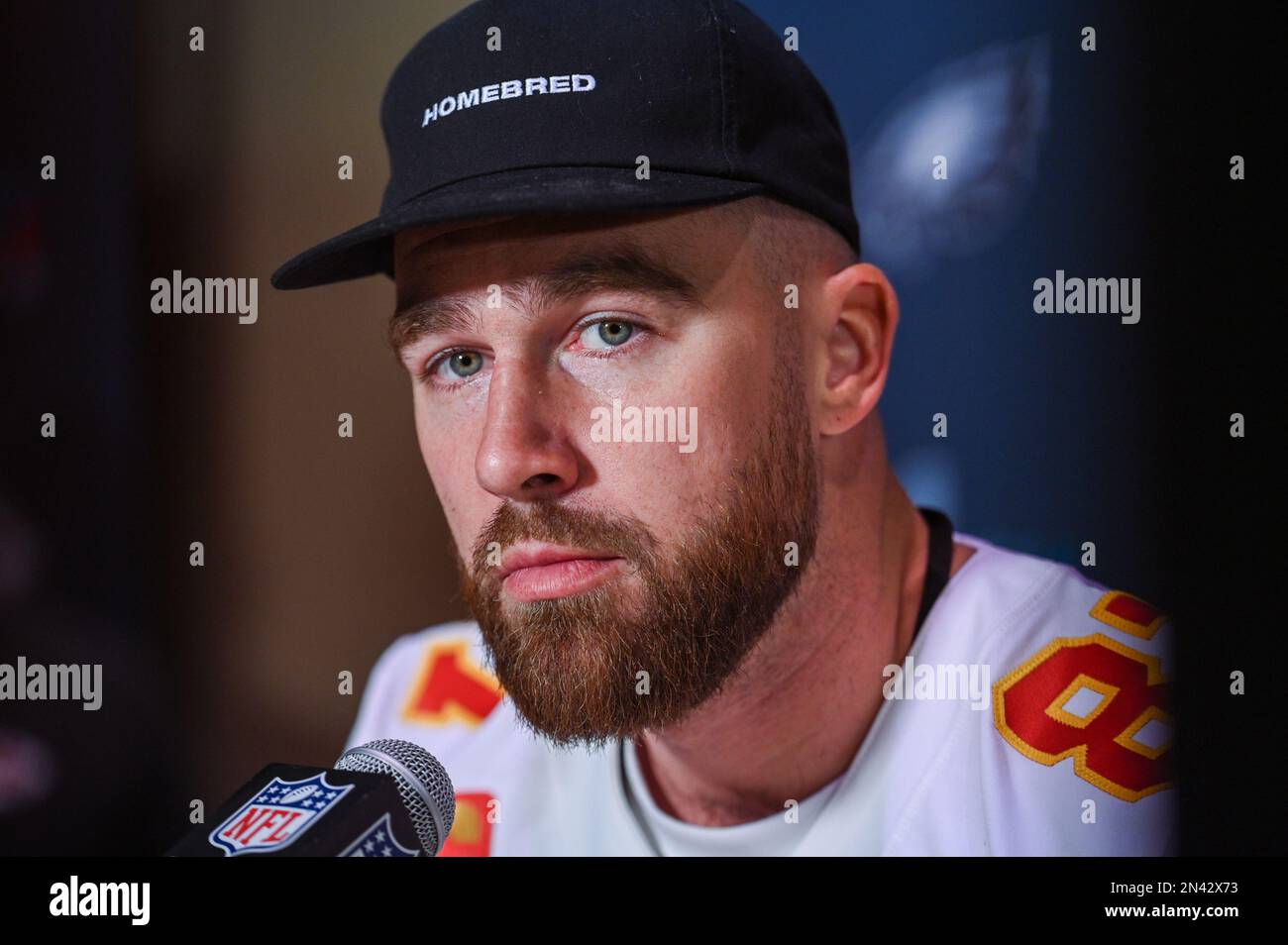 Kansas City Chiefs Tight End Travis Kelce spricht vor dem Super Bowl ...