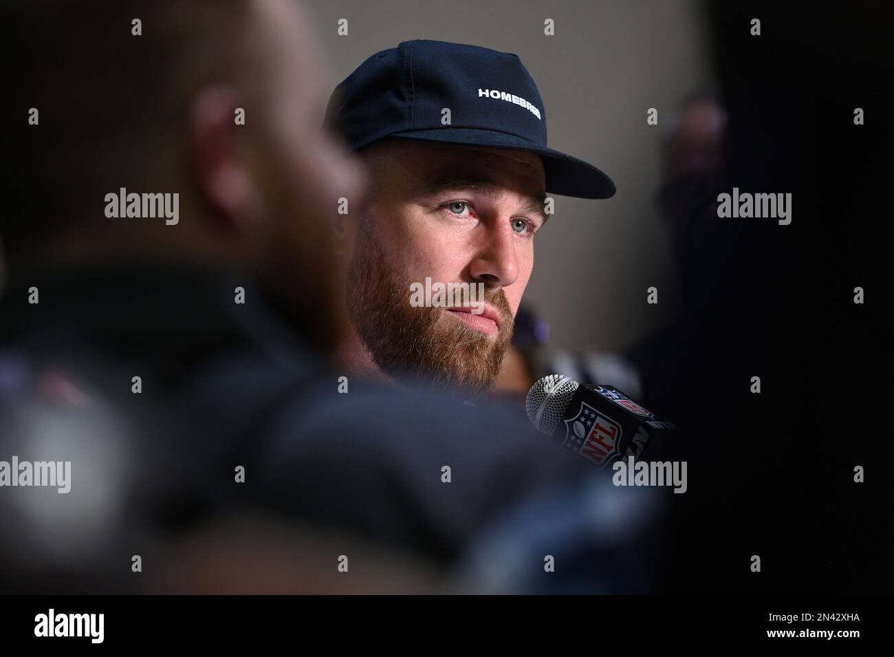 Kansas City Chiefs Tight End Travis Kelce spricht vor dem Super Bowl ...