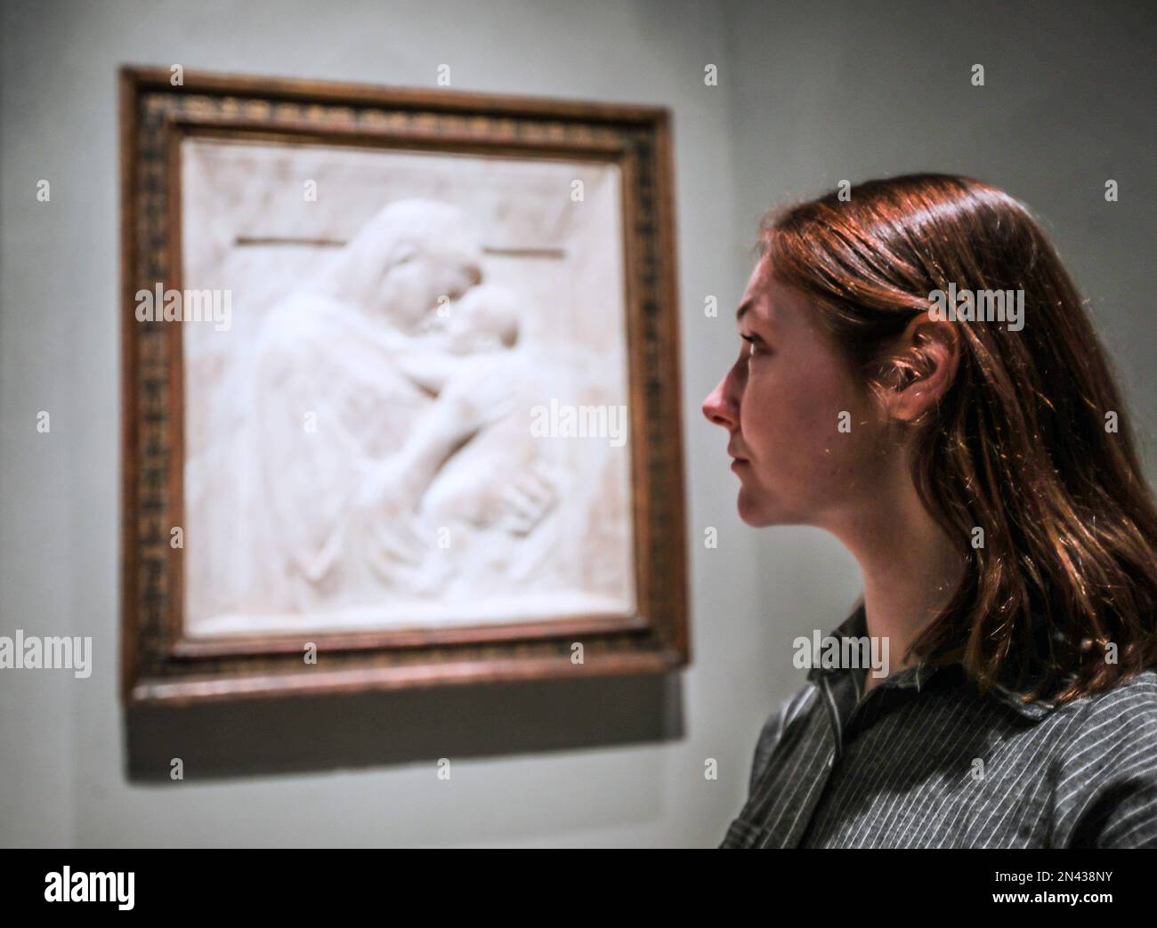 London UK 08. Februar 2023 Madonna und Kind. Donatello (c.1386-1466 ...